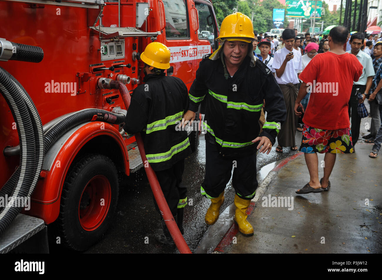 Fire department deployment hi-res stock photography and images - Alamy