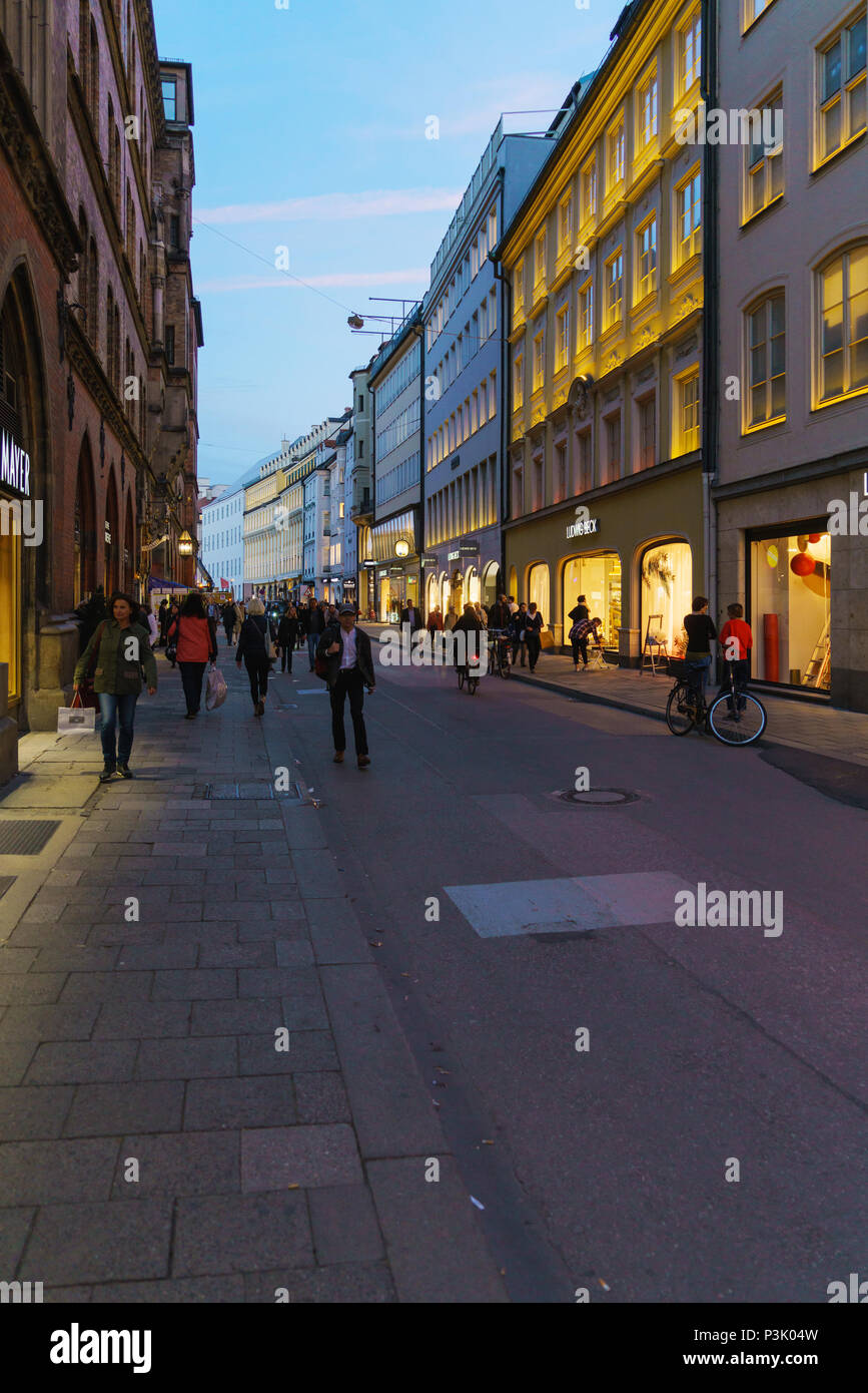 Street signs munich germany hi-res stock photography and images - Alamy