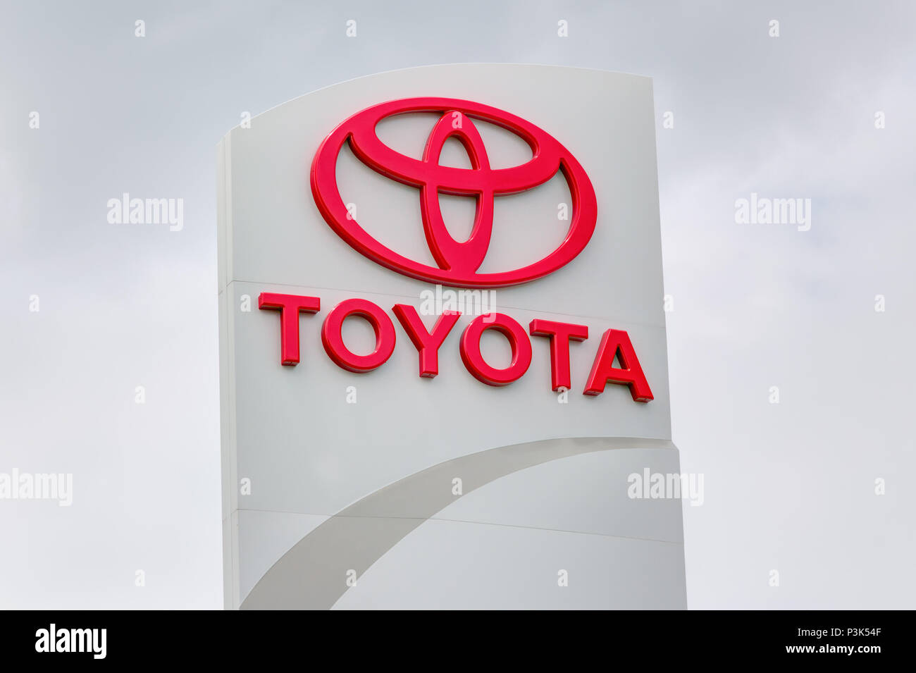 Toyota car dealership exterior hi-res stock photography and images - Alamy