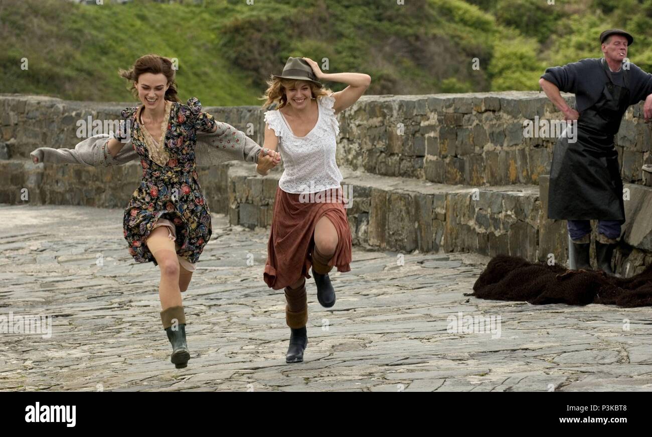 Keira knightley and sienna miller hi-res stock photography and images ...