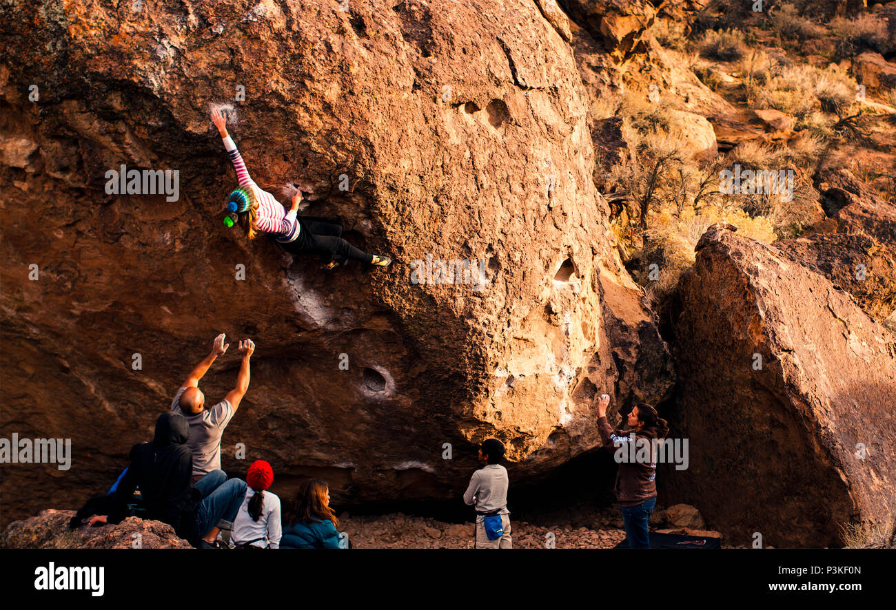 Woman rock climbing Strength in Numbers V5, Sad Boulders, Bishop ...