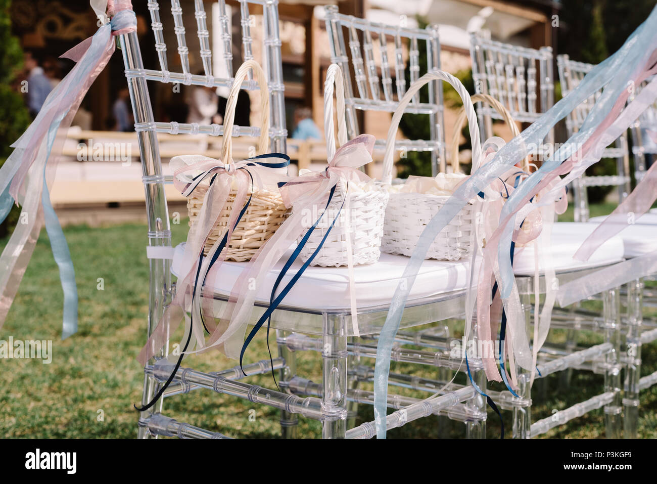 Wedding white chairs Stock Photo - Alamy