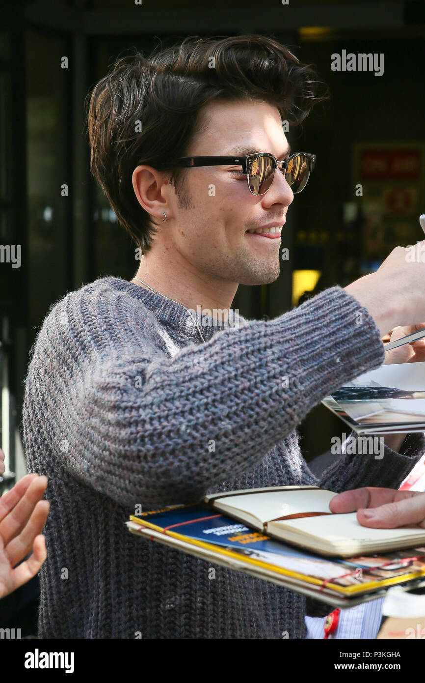 James bay singer 2018 hi-res stock photography and images - Alamy
