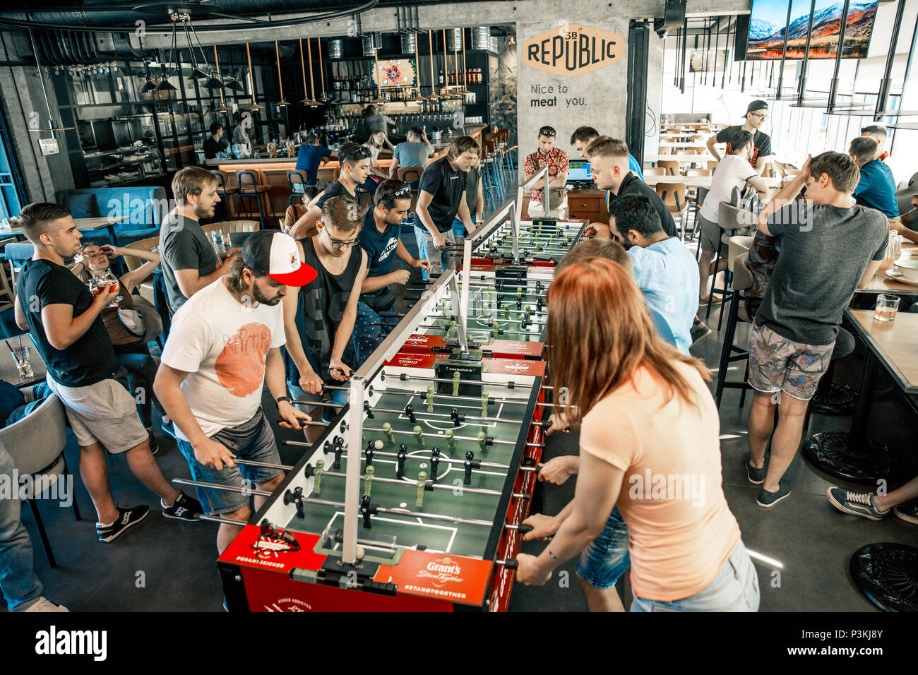 Women Bar Fight High Resolution Stock Photography and Images - Alamy