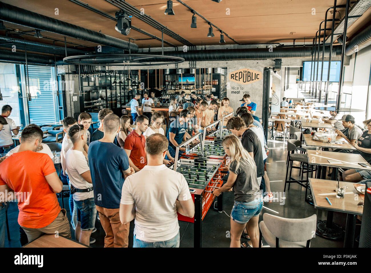 Women Bar Fight High Resolution Stock Photography and Images - Alamy