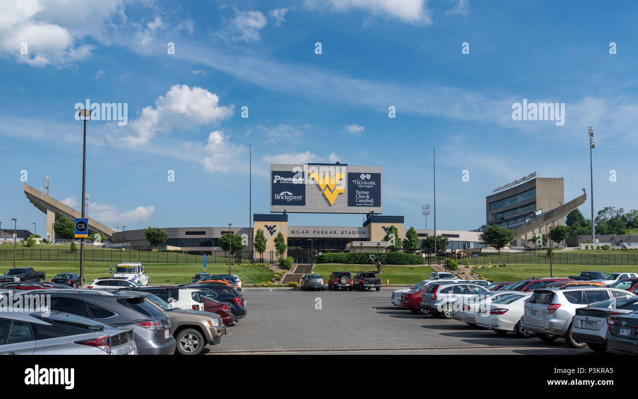 Wvu football stadium hi-res stock photography and images - Alamy