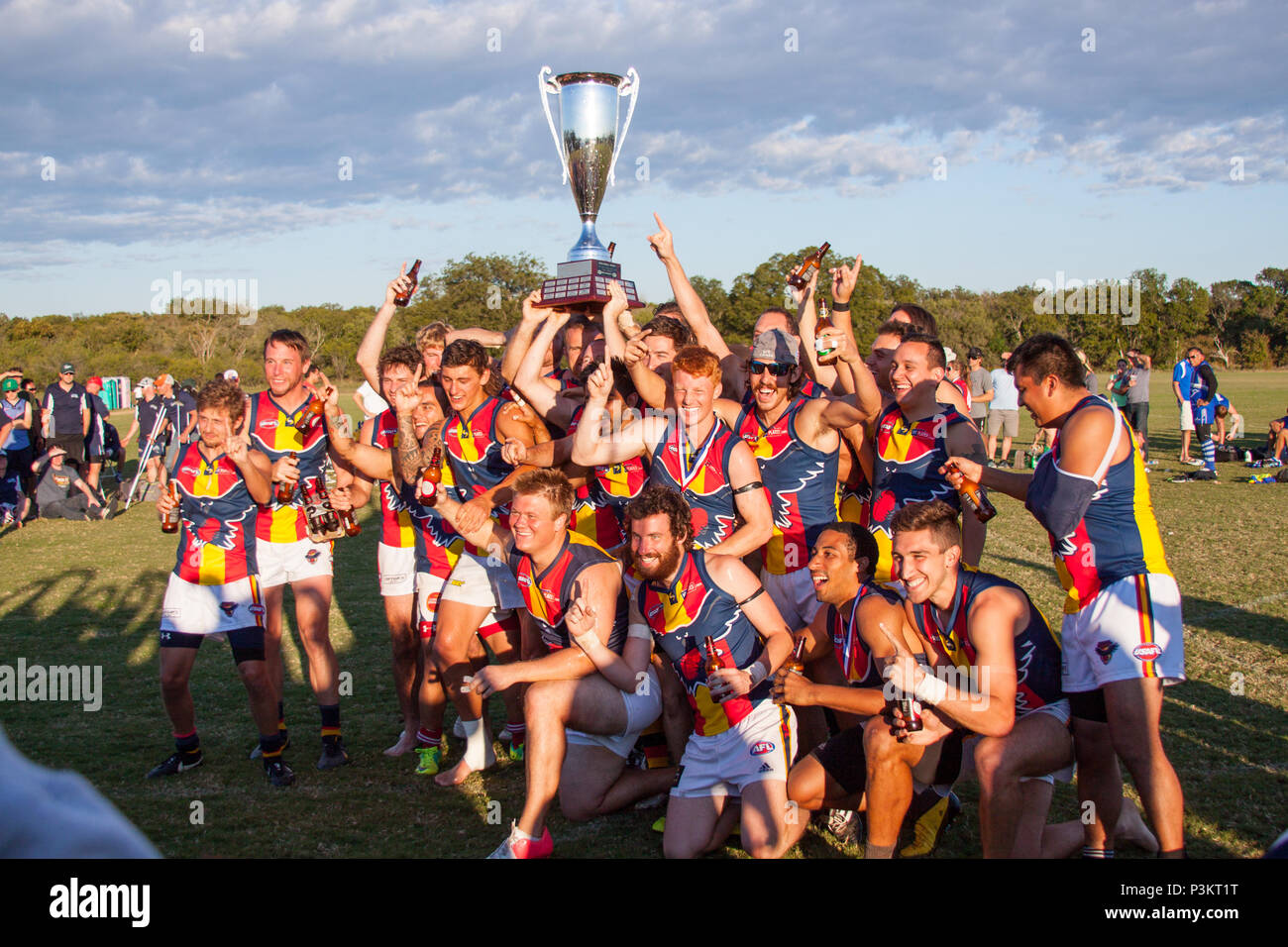 Australian sporting crowd hi-res stock photography and images - Alamy