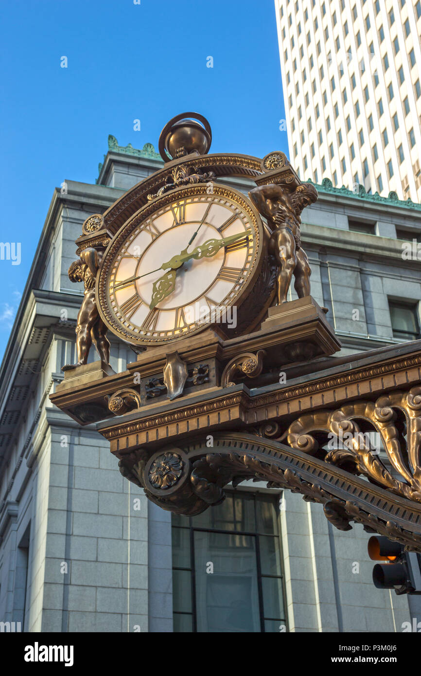PUBLIC CLOCK KAUFMANN DEPARTMENT STORE BUILDING SMITHFIELD STREET ...