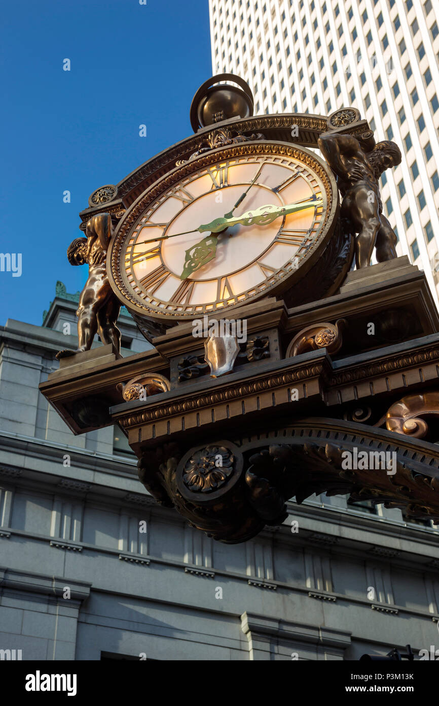 PUBLIC CLOCK KAUFMANN DEPARTMENT STORE BUILDING SMITHFIELD STREET ...