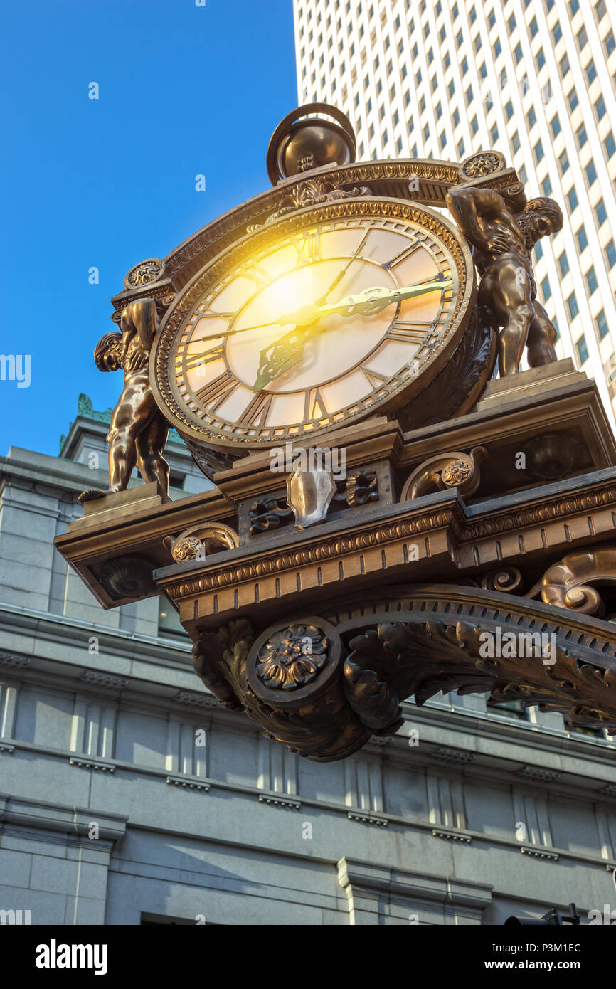 PUBLIC CLOCK KAUFMANN DEPARTMENT STORE BUILDING SMITHFIELD STREET ...