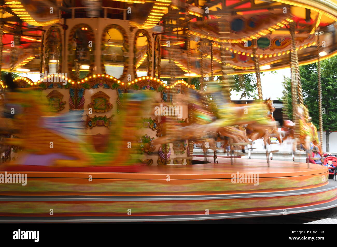 Carousel amusements hi-res stock photography and images - Alamy