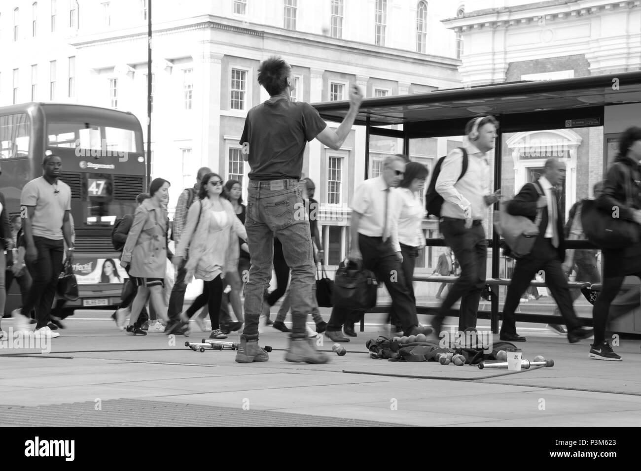 Office workers london bridge Black and White Stock Photos & Images - Alamy