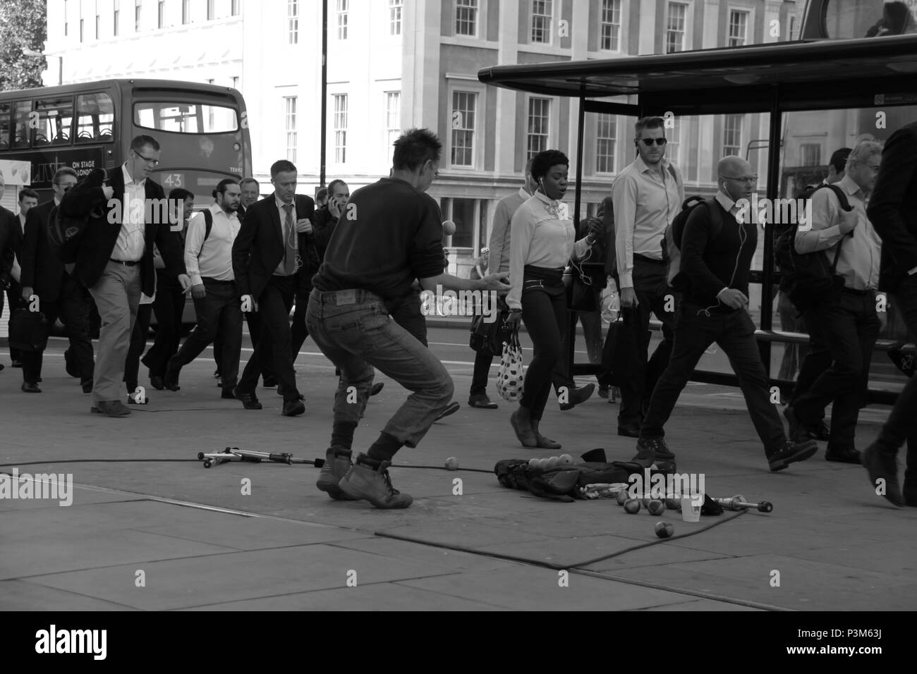 Office workers london bridge Black and White Stock Photos & Images - Alamy