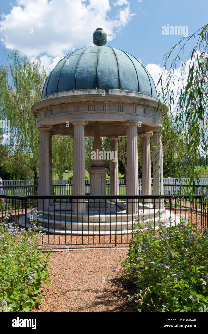 The tomb of president Andrew Jackson in the Hermitage garden, Nashville ...