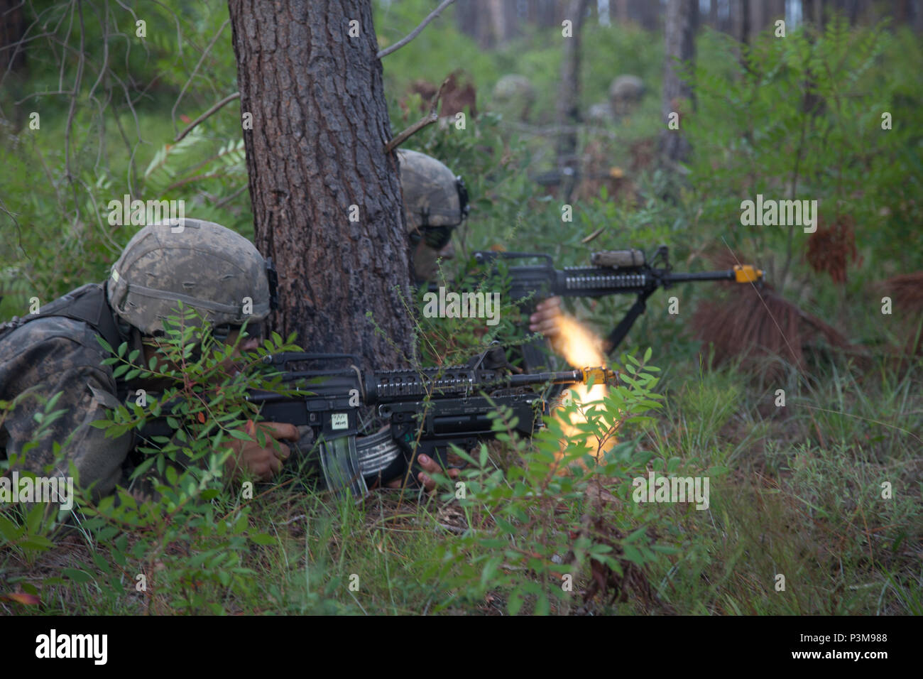 A group of U.S. Army Ranger students, assigned to the Airborne and ...