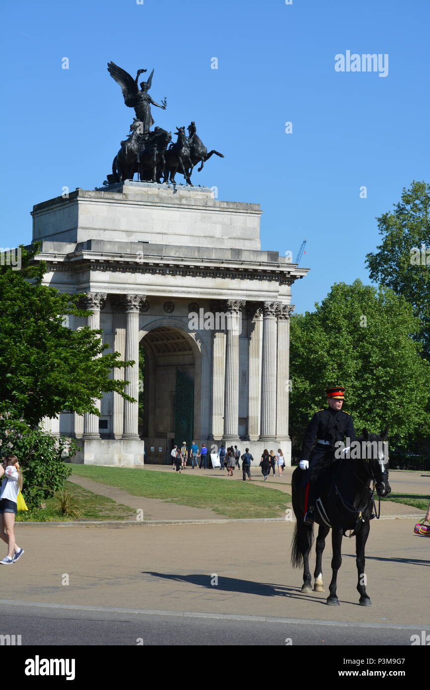 Wellington Arch at Hyde Park Corner, London, UK Stock Photo - Alamy