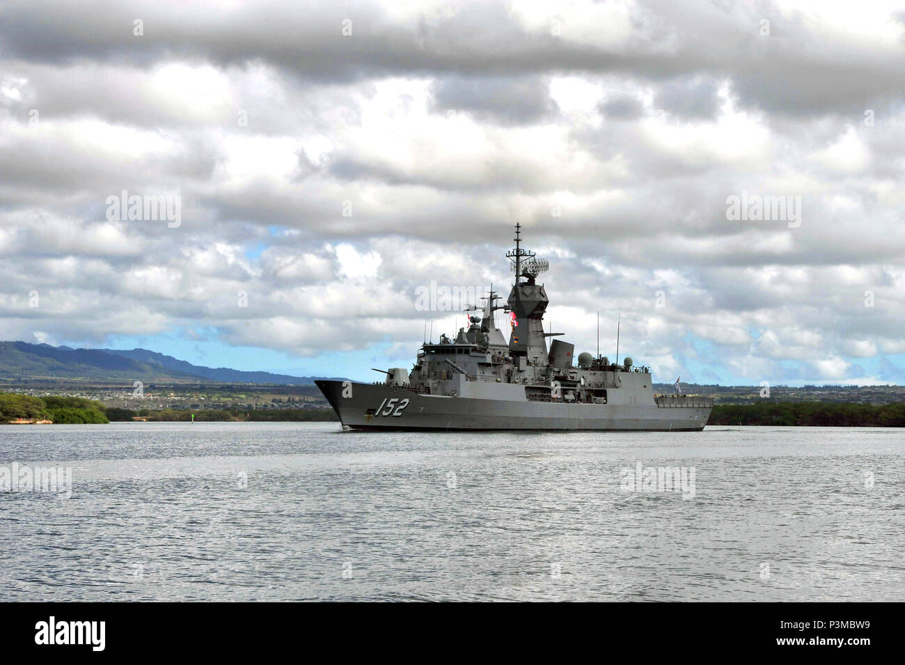 Anzac class frigate hmas warramunga ffh 152 hi-res stock photography ...