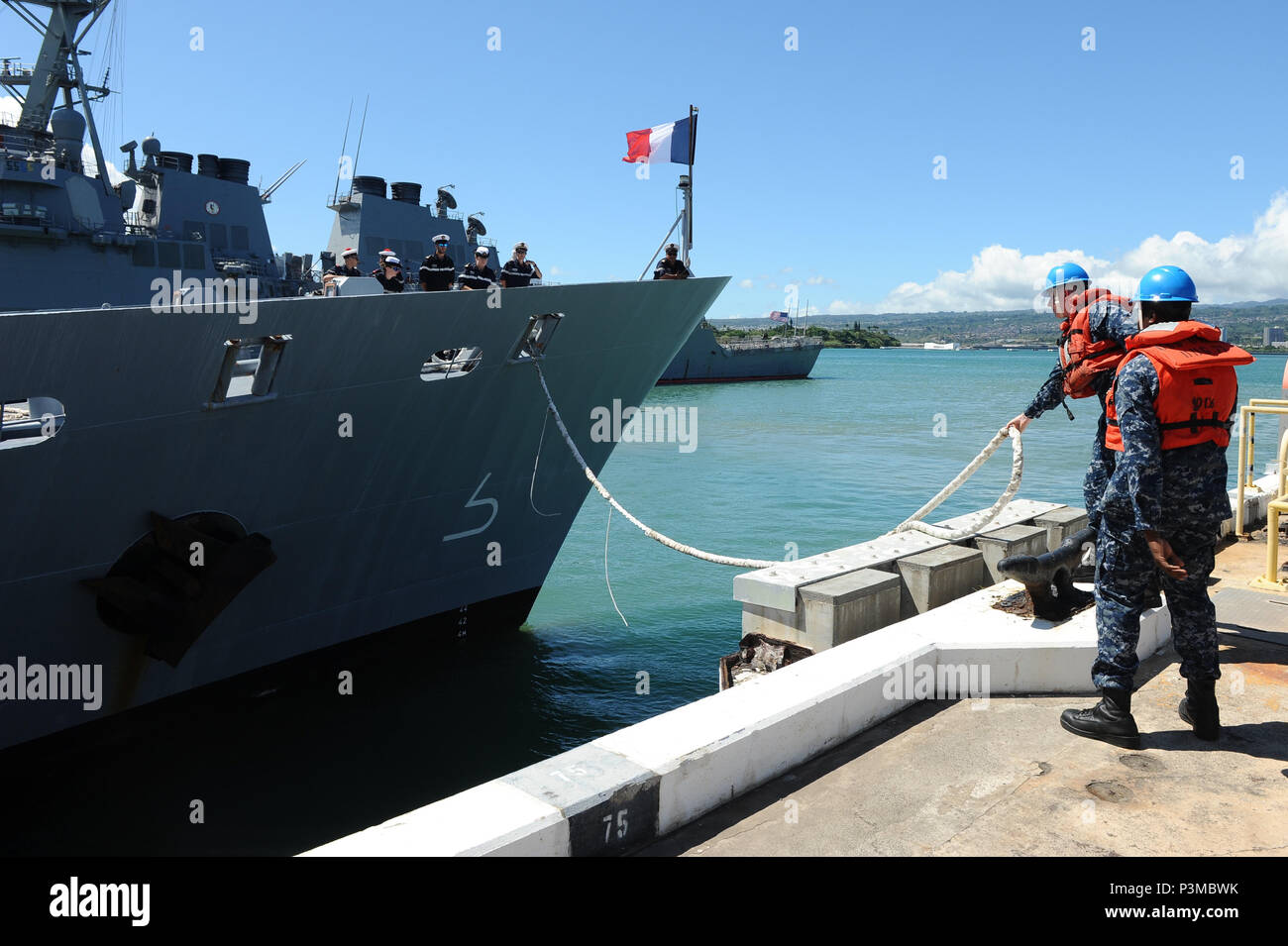 160711-N-152 JOINT BASE PEARL HARBOR-HICKAM (July 11, 2016) Sailors ...