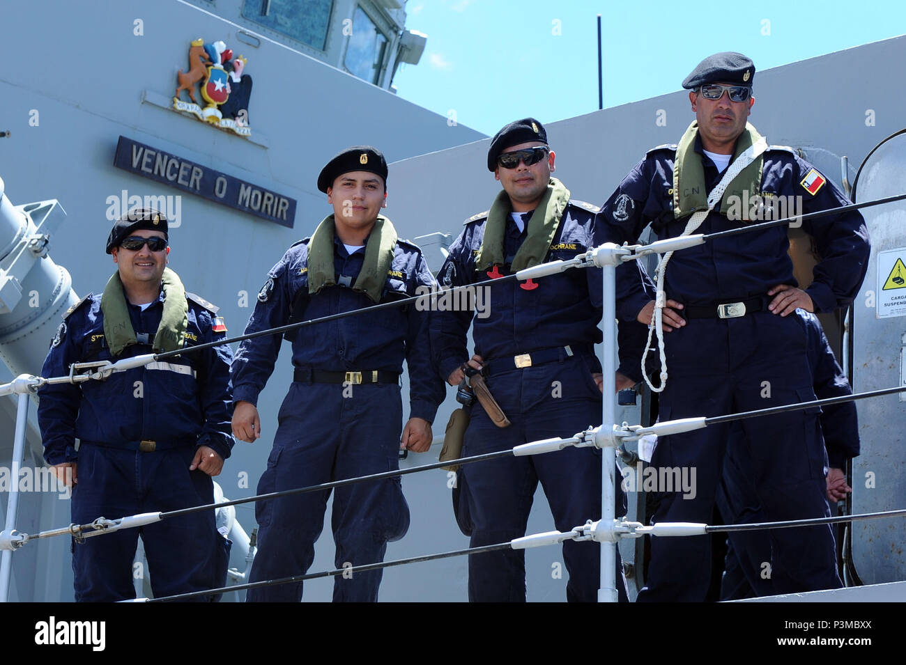 Uss cochrane hi-res stock photography and images - Alamy