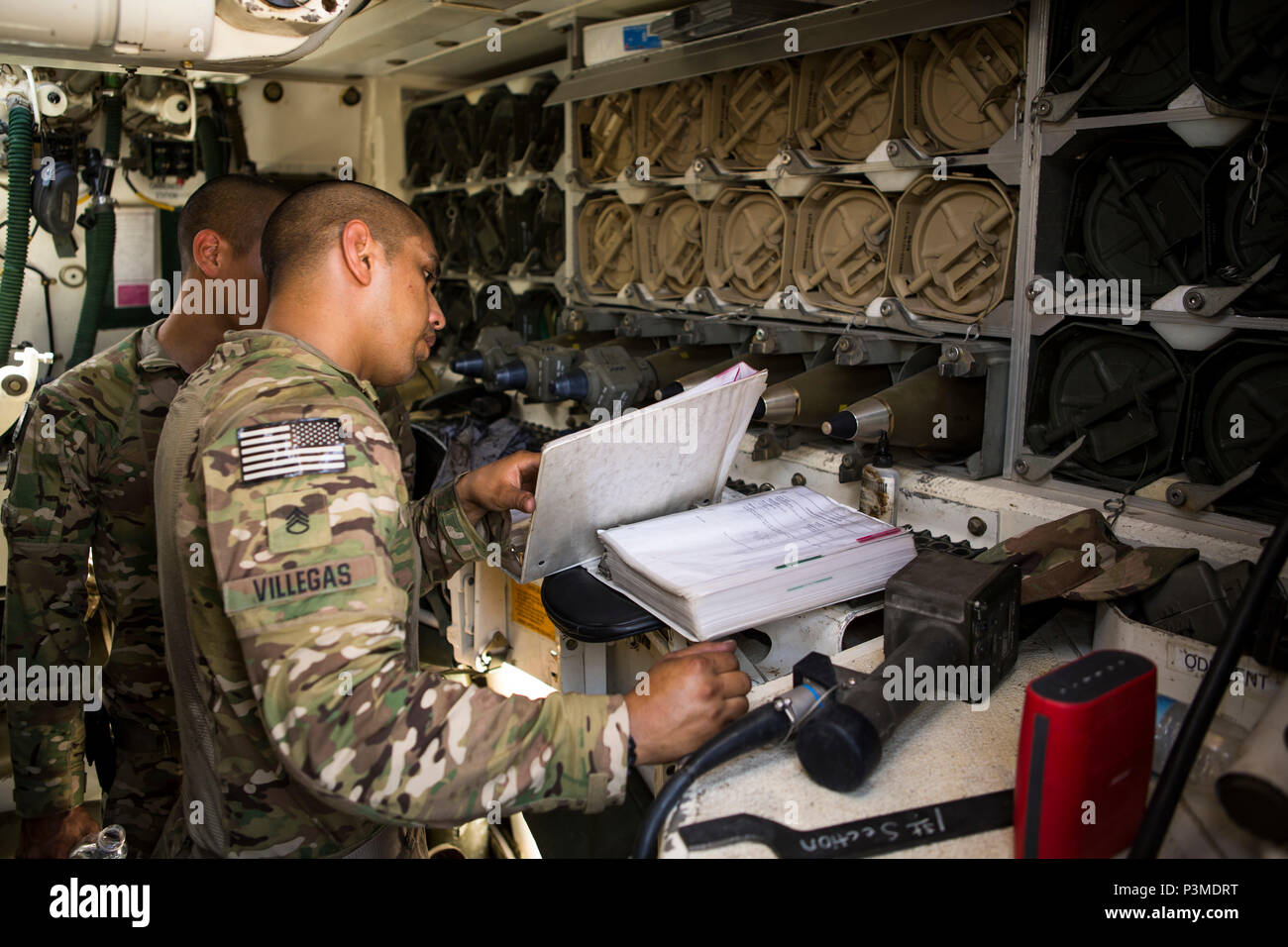 U.S. Army Soldiers with Battery C, 4th Battalion, 1st Field Artillery ...