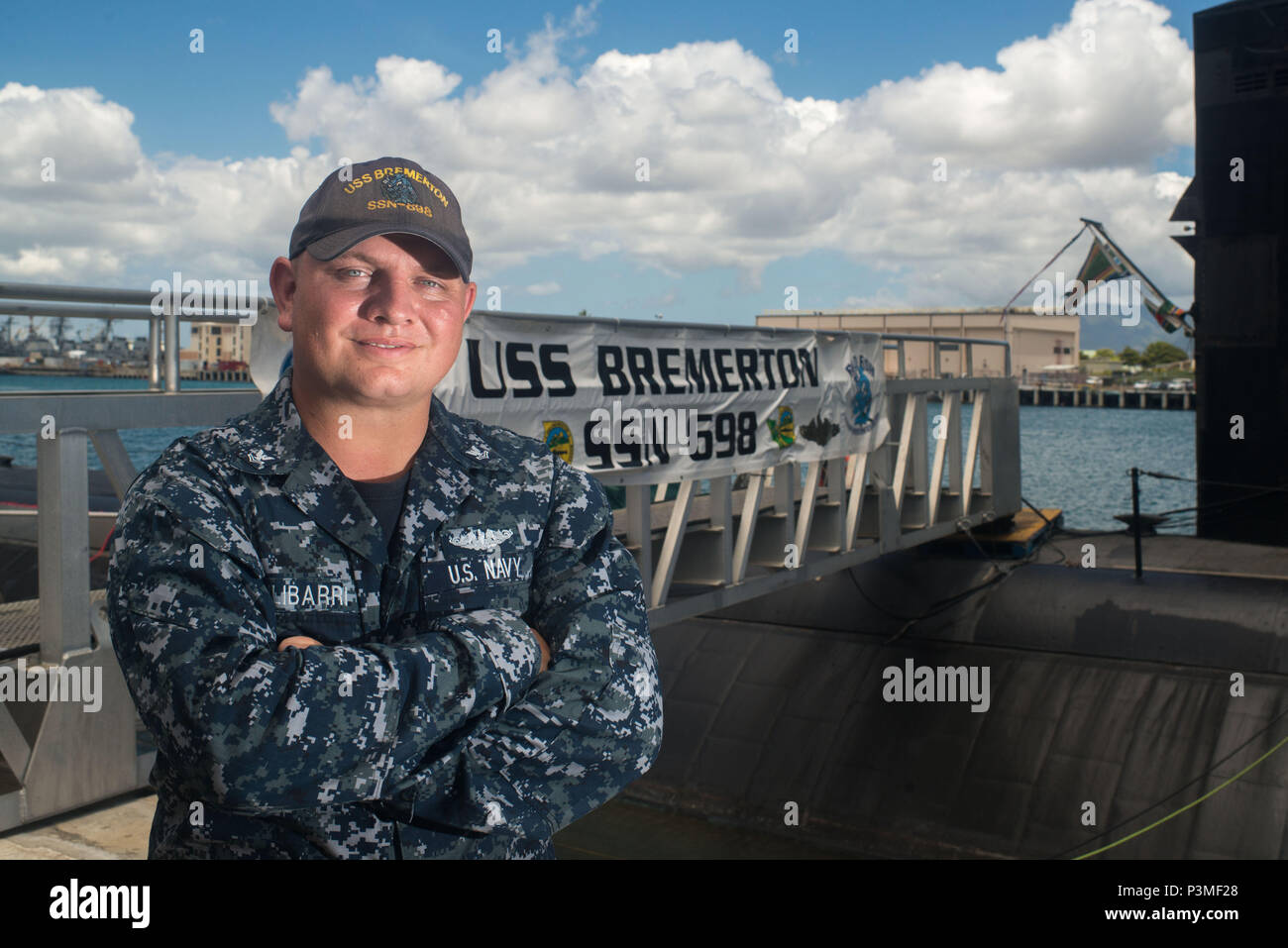 Los angeles class submarine uss bremerton ssn 698 hi-res stock ...