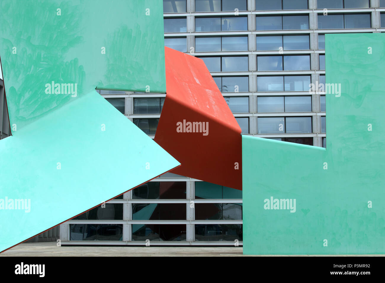 Escultura em ferro (iron sculpture) by Ângelo de Sousa, outside the ...