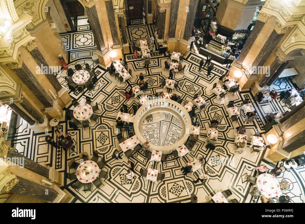 Naturhistorisches vienna cafe hi-res stock photography and images - Alamy