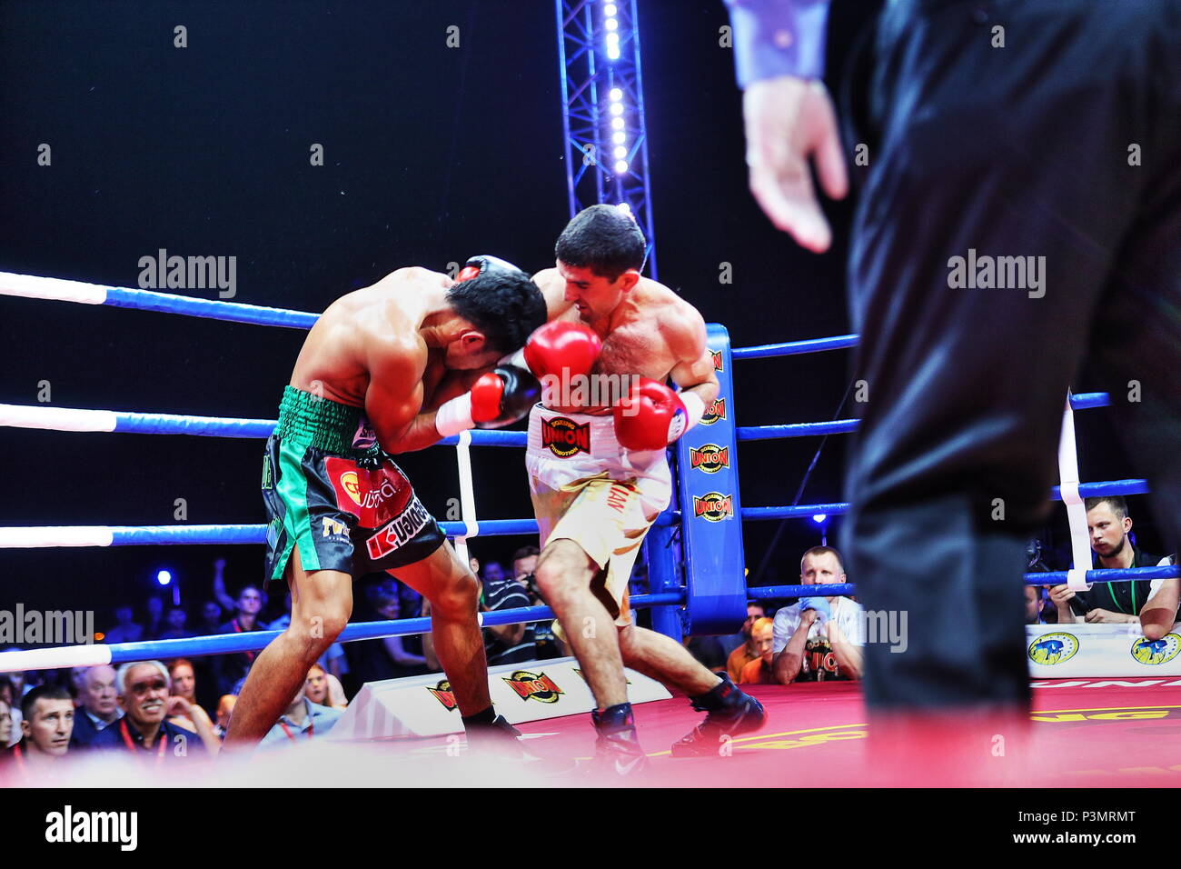 Flyweight boxing champion world hi-res stock photography and images - Alamy