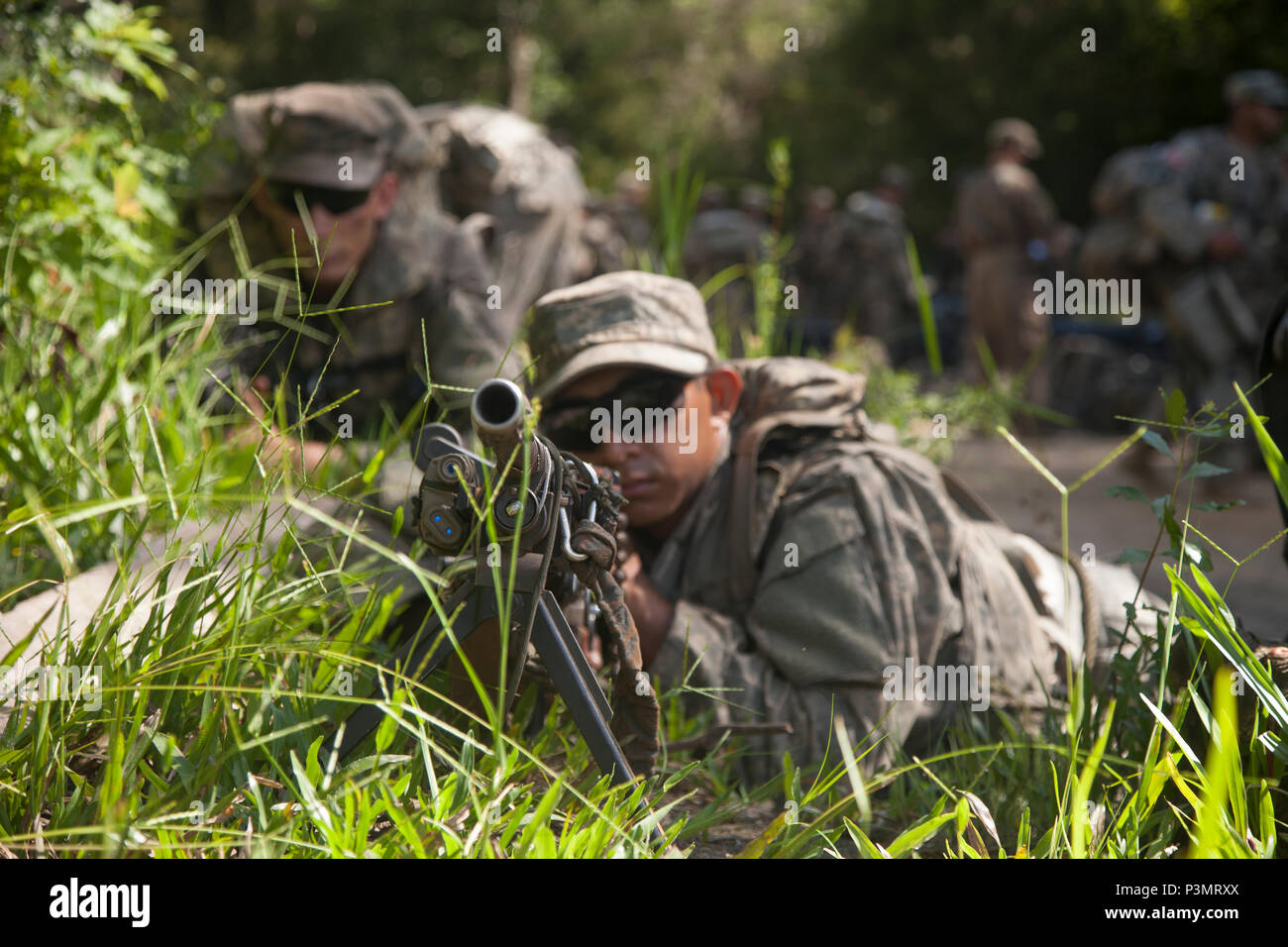 A group U.S. Army Ranger students, assigned to the Airborne and Ranger ...