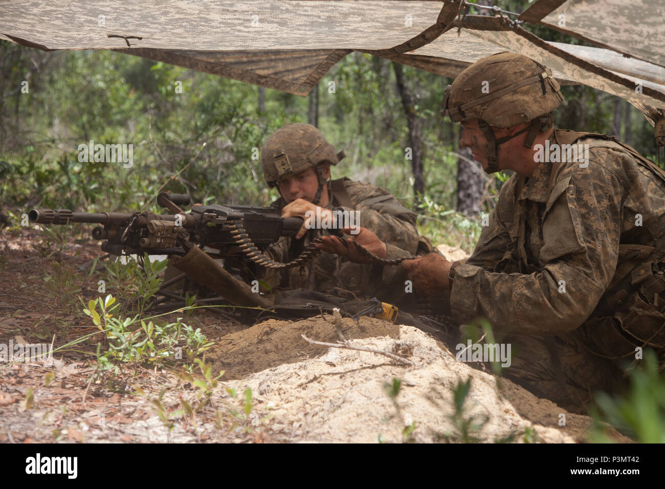 A group of U.S. Army Ranger students, assigned to the Airborne and ...