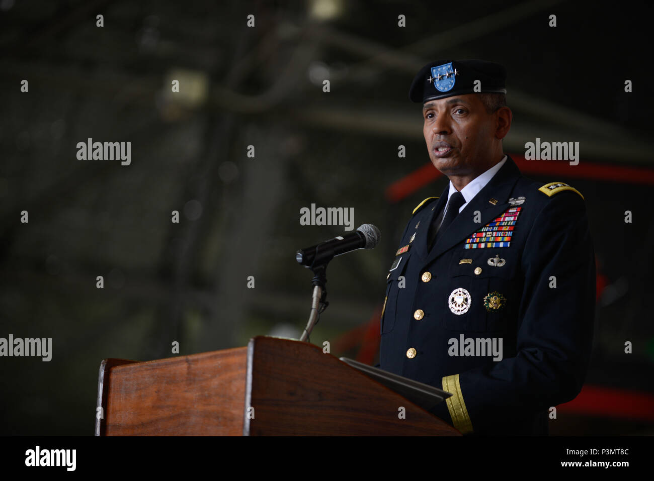 Lt gen brooks hi-res stock photography and images - Alamy