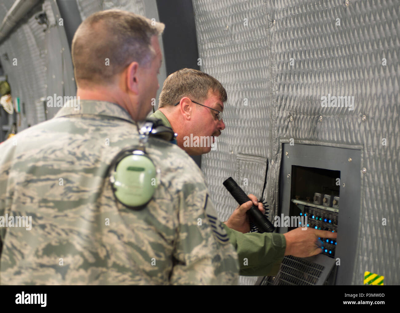 512th aircraft maintenance squadron hi-res stock photography and images ...