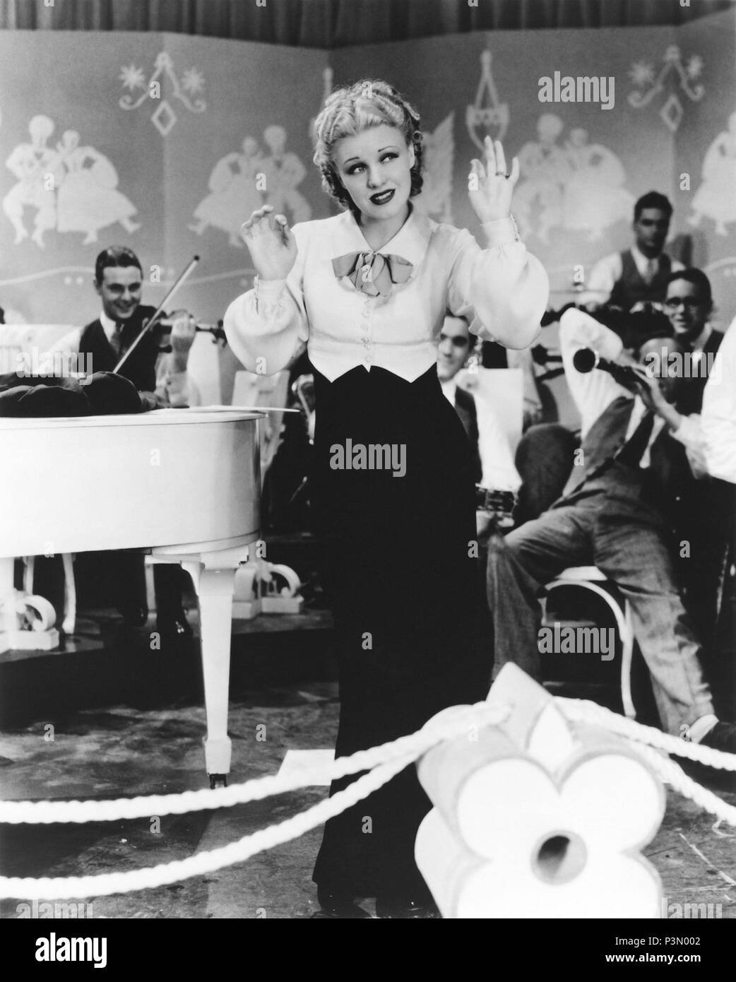 Original Film Title: ROBERTA. English Title: ROBERTA. Film Director ...