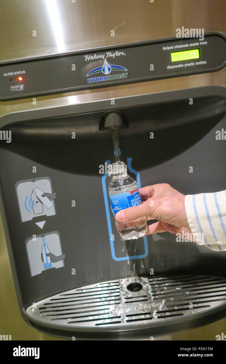 Water fountain designed to fill bottle hi-res stock photography and ...