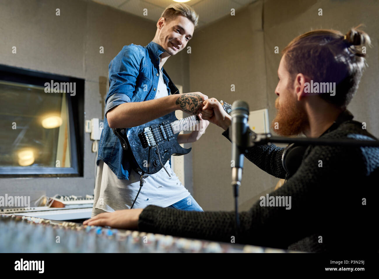 Singer recording studio hi-res stock photography and images - Alamy