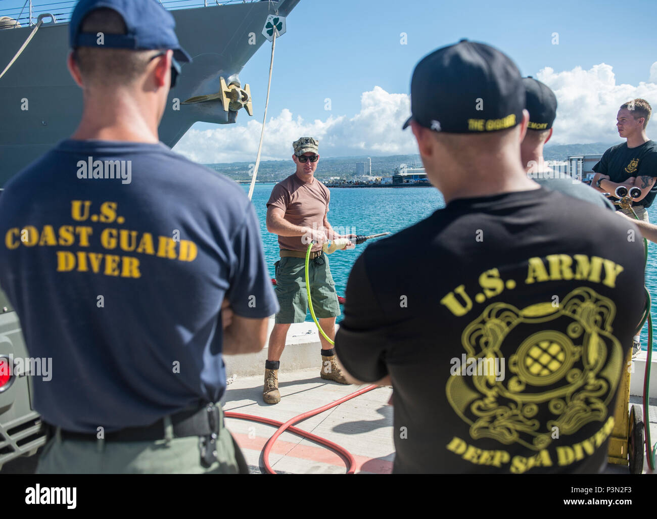 160712-N-GO855-152 JOINT BASE PEARL HARBOR-HICKAM (July 12, 2016) U.S ...