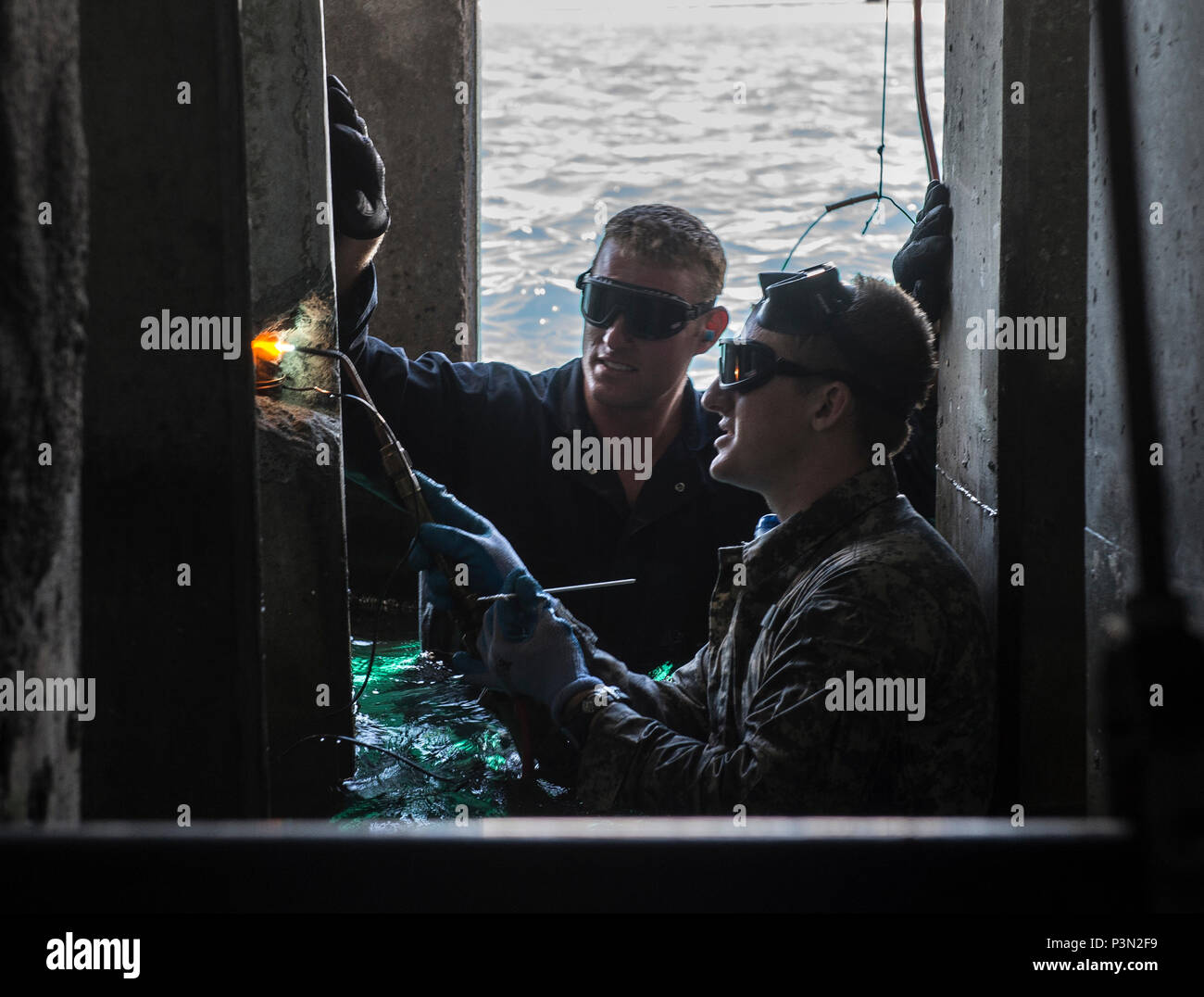 160712-N-GO855-292 JOINT BASE PEARL HARBOR-HICKAM (July 12, 2016) U.S ...