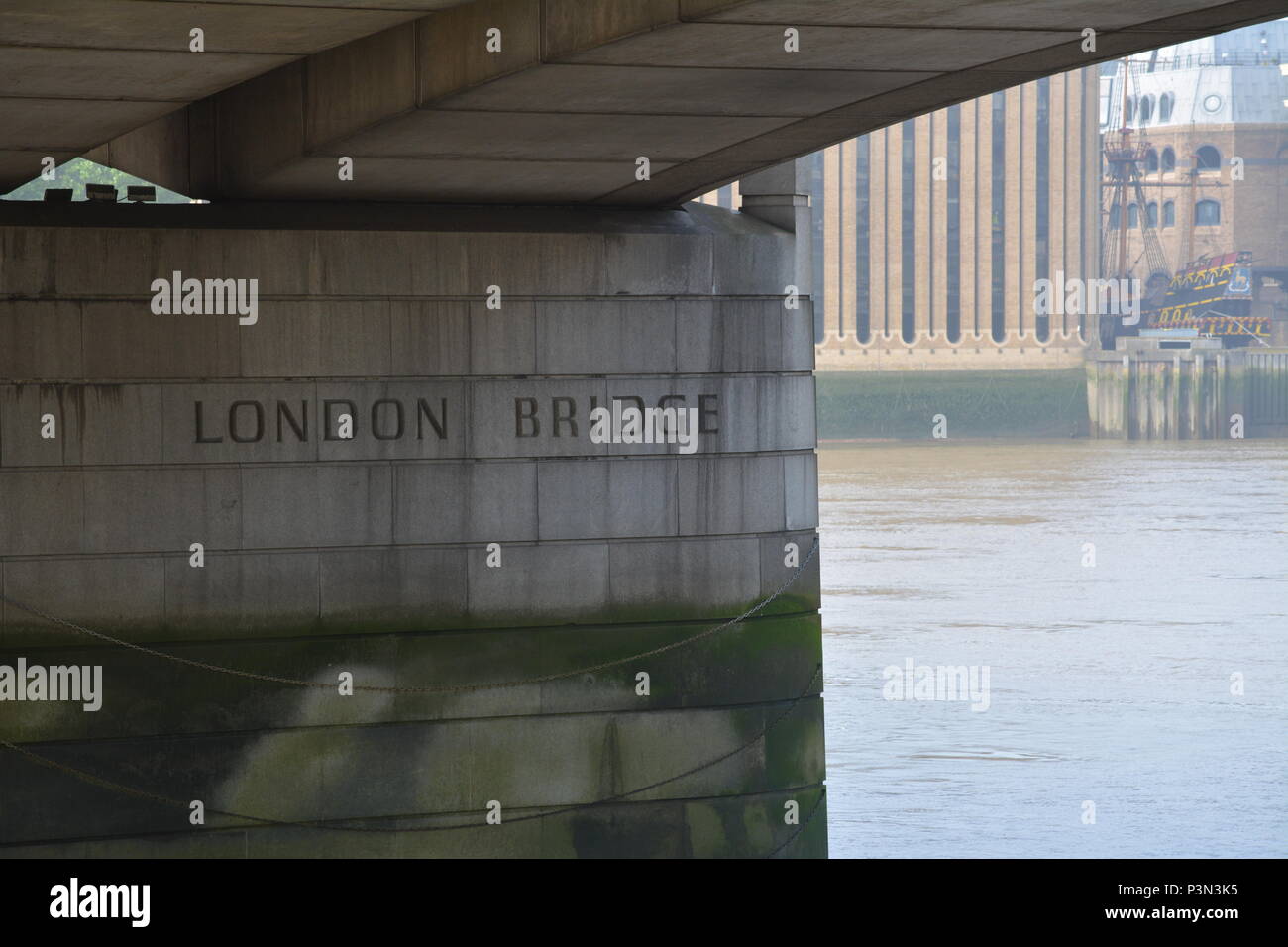 This famous and historic London Bridge spanning the River Thames ...