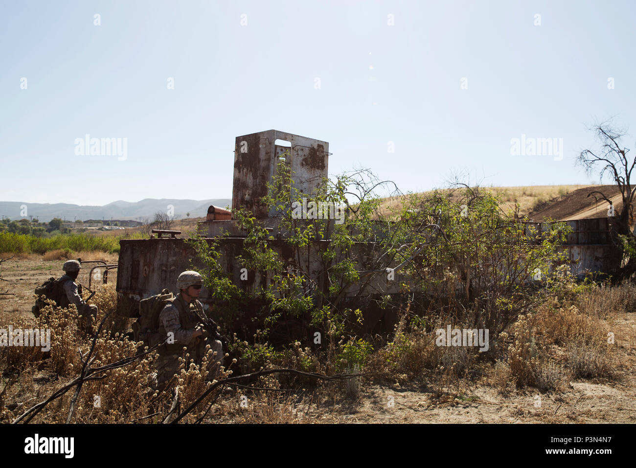 Marines from the 5th Marine Regiment, 1st Marine Division conduct ...