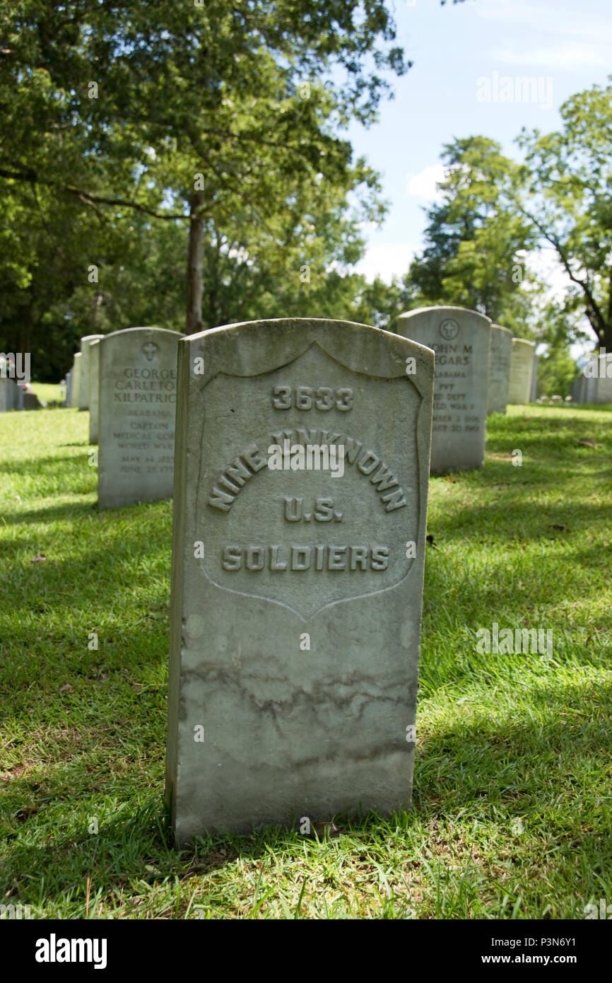 Grave of nine unknown soldiers from the 1862 Battle of Shiloh, at the ...