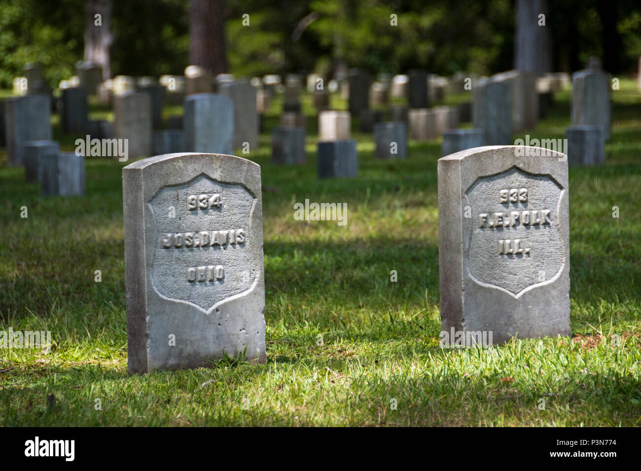 Graves of Ohio and Illinois soldiers killed at the 1862 Battle of ...