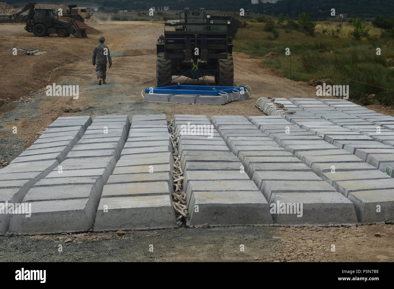 Soldiers with the 841st Engineer Battalion, U.S. Army Reserve reinforce ...