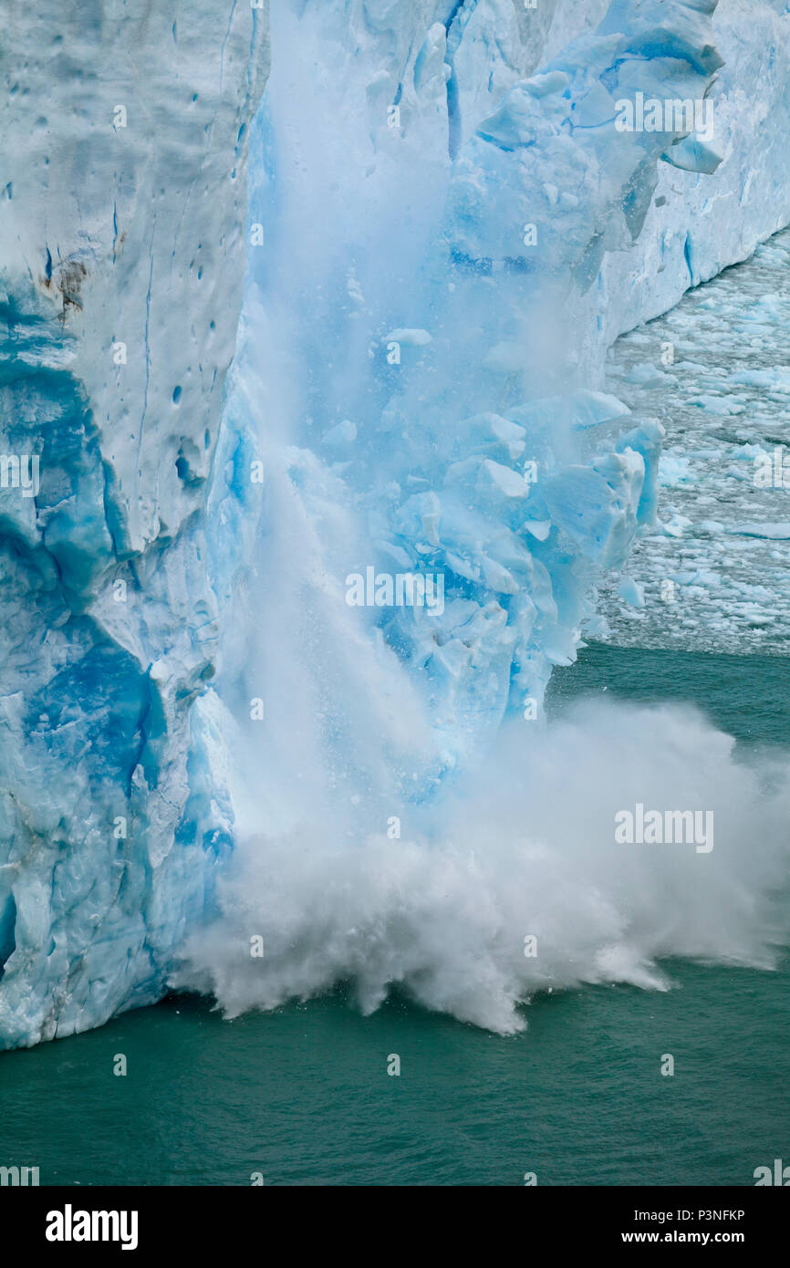 Calving of glacier hi-res stock photography and images - Alamy