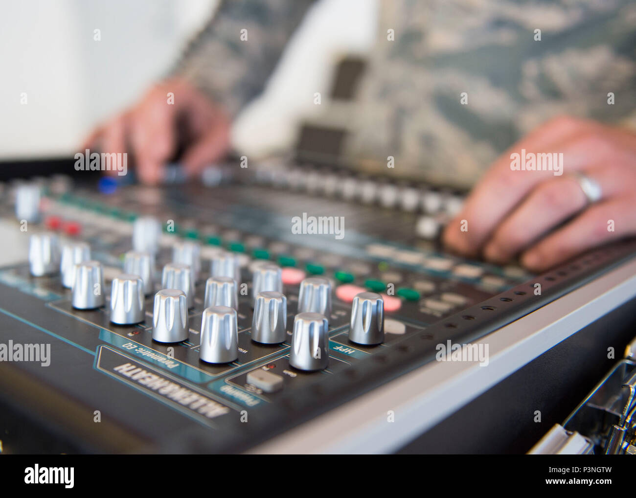 1st special operations communications squadron hi-res stock photography ...