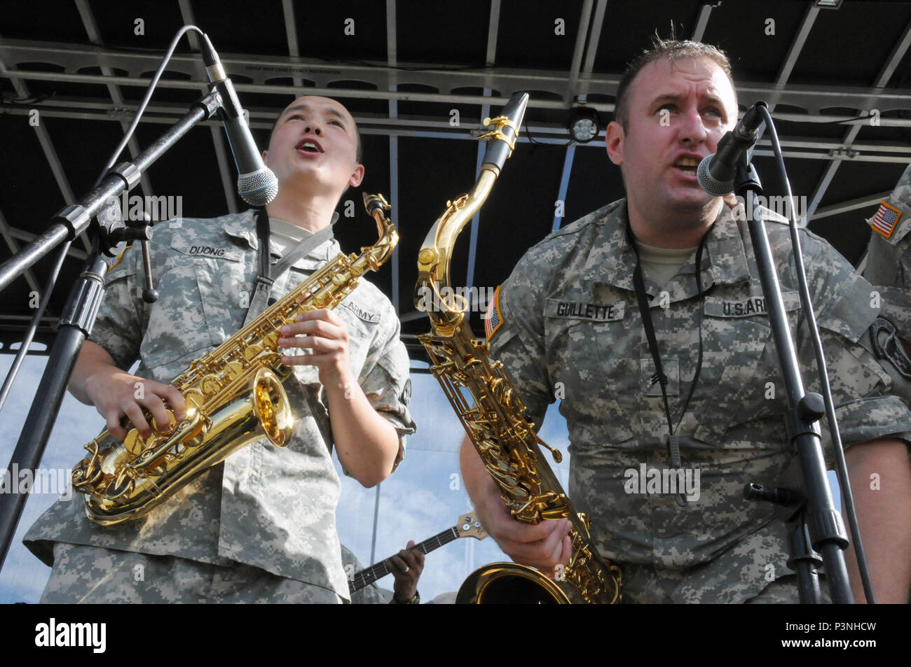 Spc. Andrew Duong and Sgt. Arthur Guillette of the U.S. Army Reserve's ...