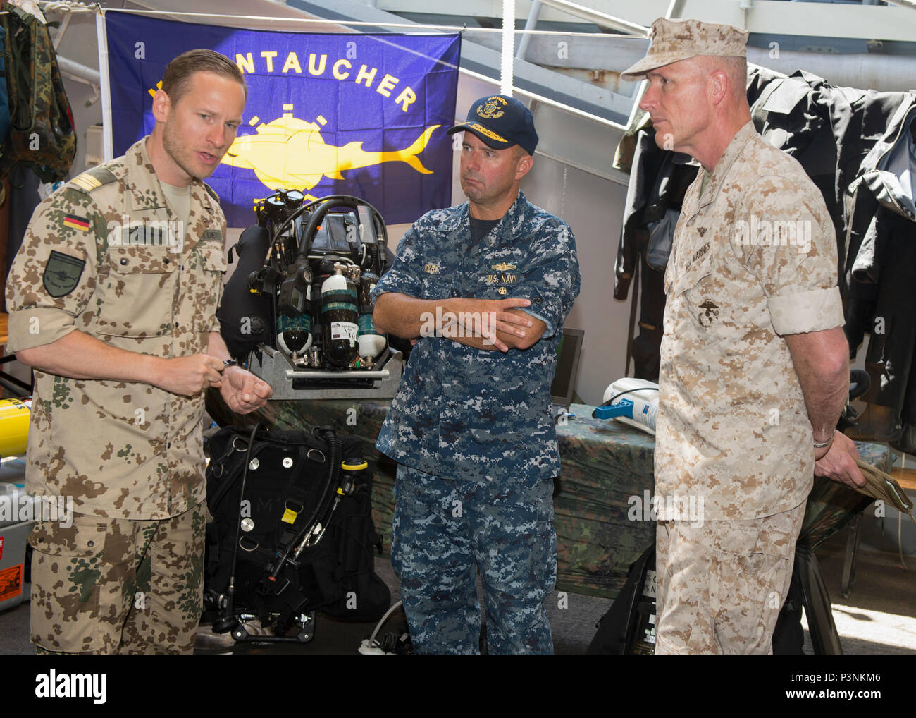 Navy expeditionary warfare division hi-res stock photography and images ...