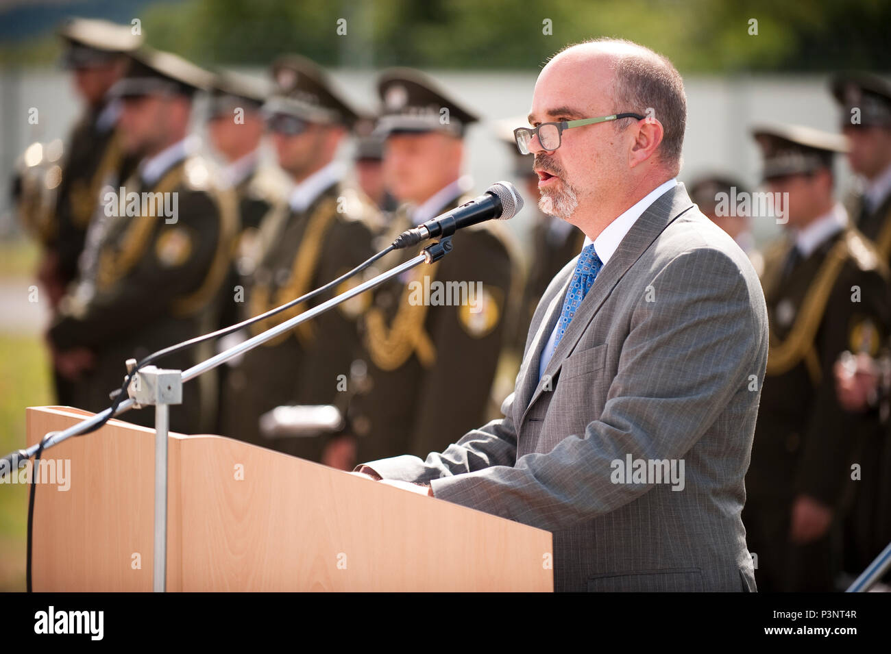 Members of the U.S. and Slovak Armed Forces hold a memorial service for ...
