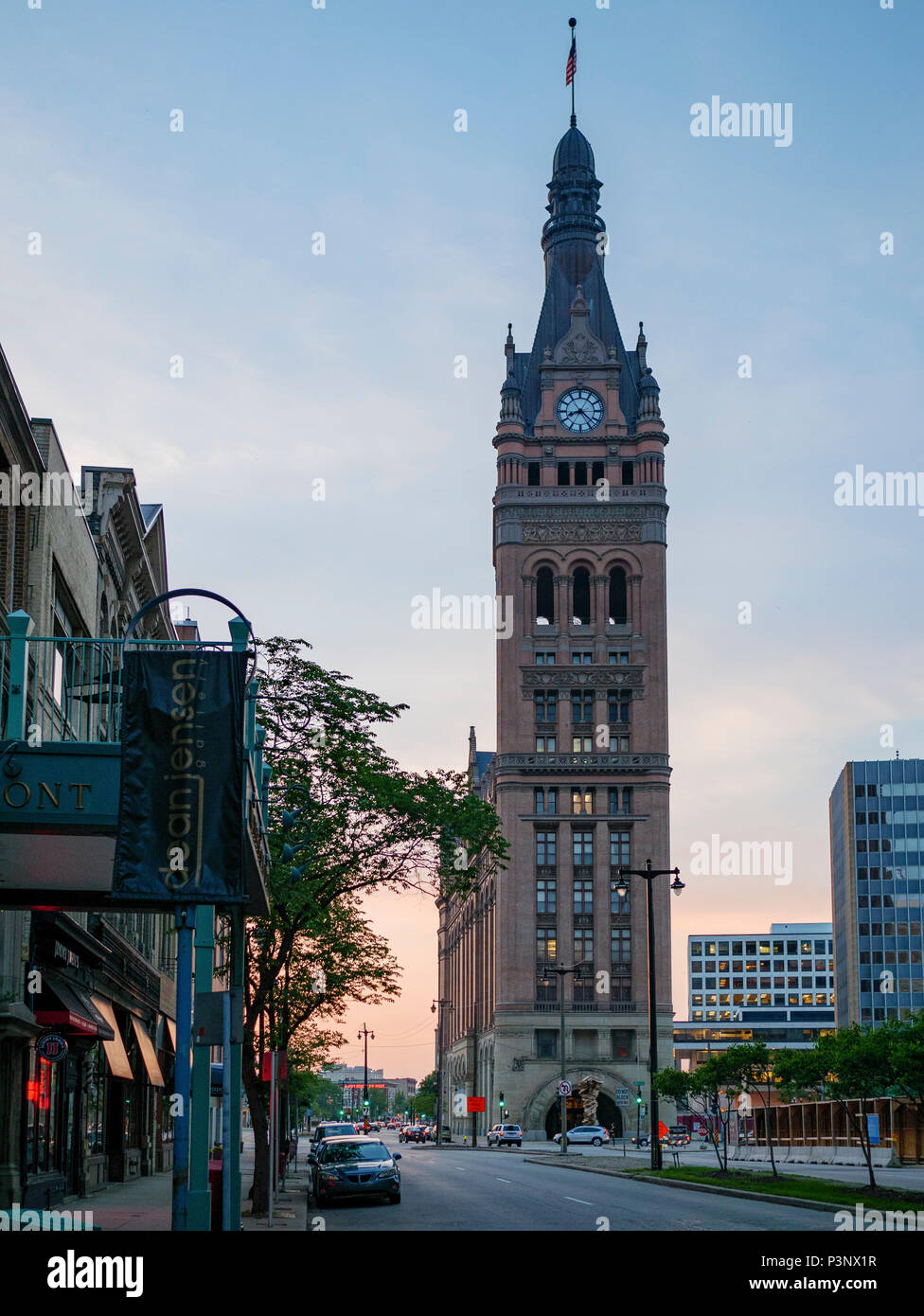 Milwaukee wisconsin architecture hi-res stock photography and images ...