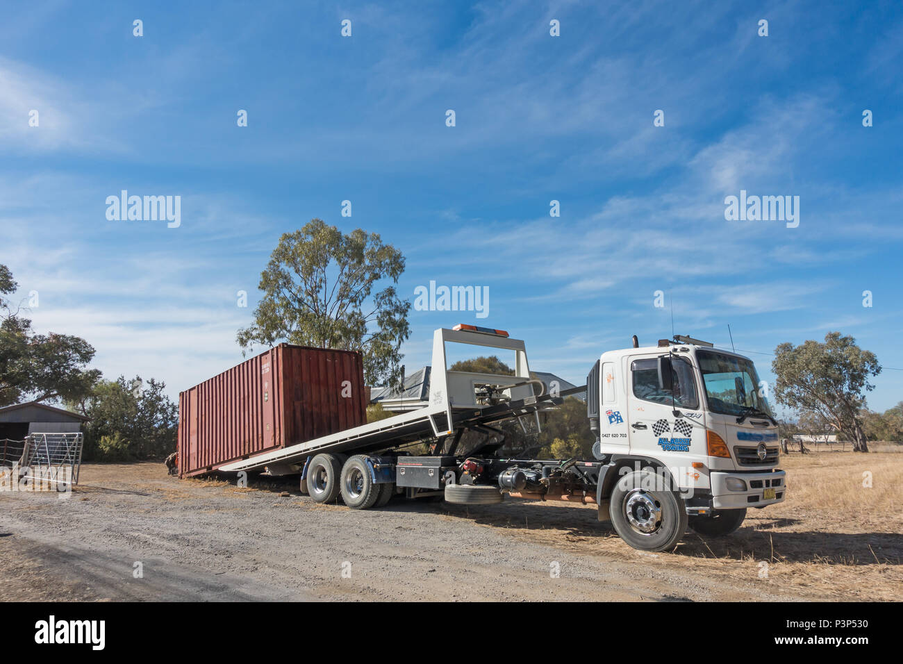 Tipper truck hi-res stock photography and images - Alamy