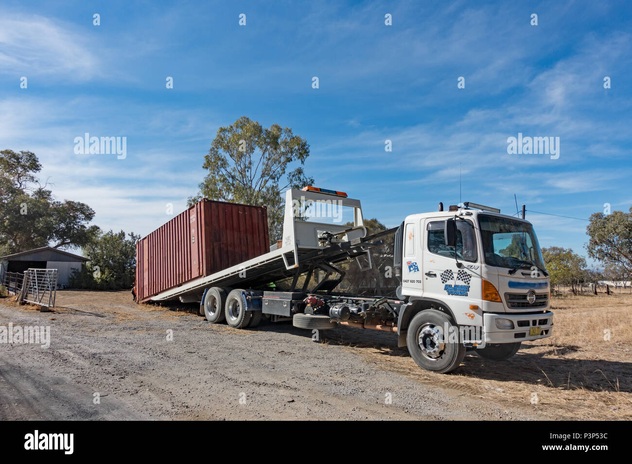 Tipper lorry hi-res stock photography and images - Alamy